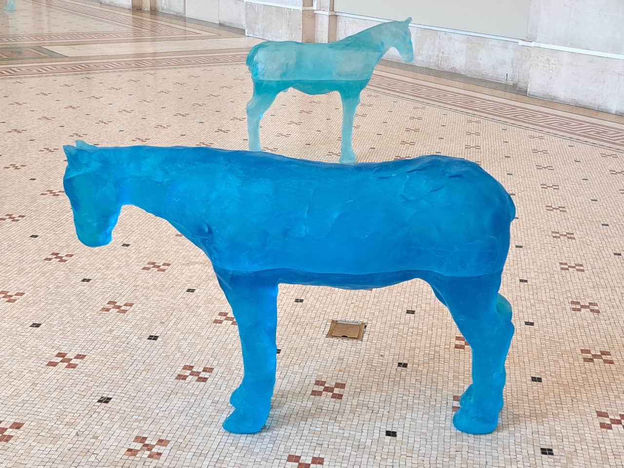 Ugo Rondinone, LOVE INVENTS US